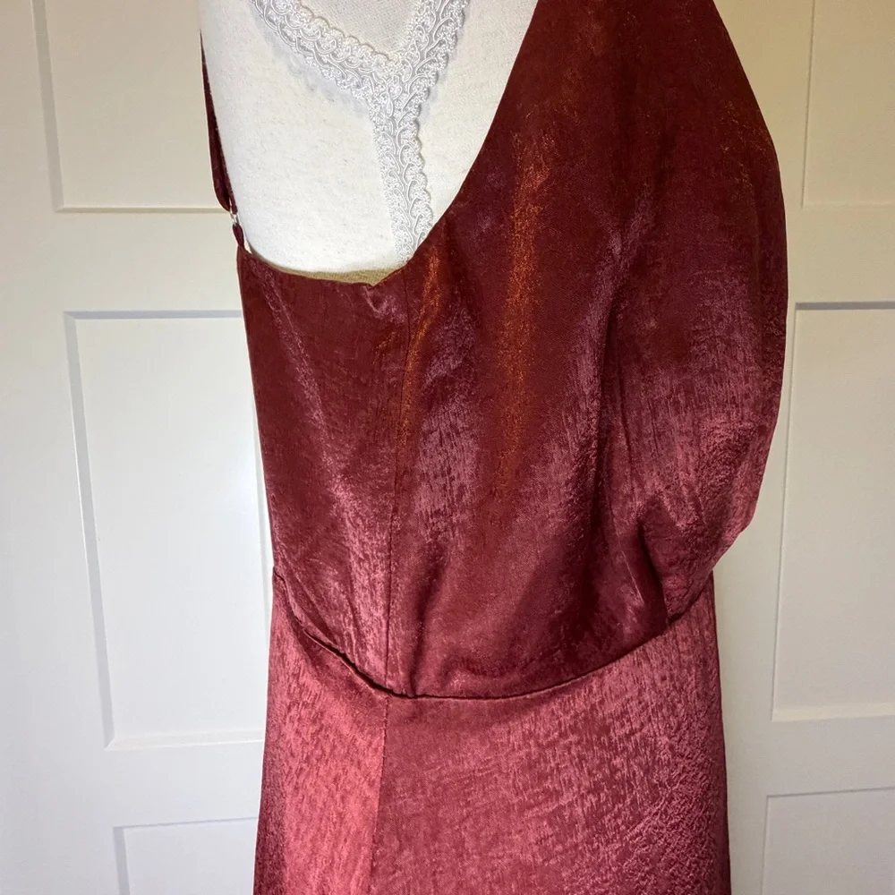 Lulus | Dresses | Nwt Lulus Constantine Burgundy Satin Maxi Dress ...
